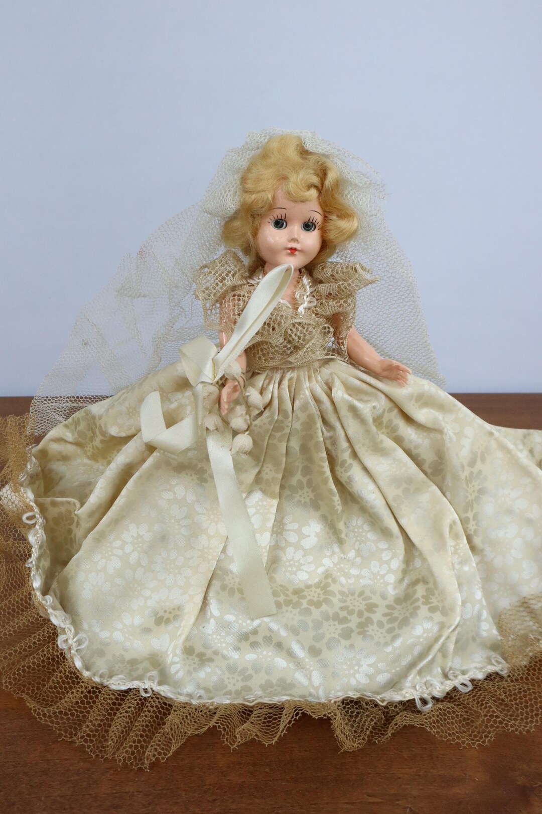 Vintage 1950s BRIDE DOLL - Marcie Doll Tagged Dress - Blonde Open/close ...