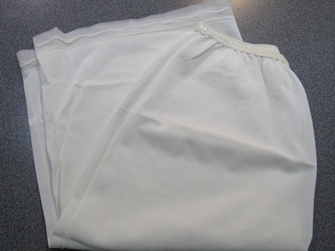 White 24 Half Slip LORRAINE Pillow Tab Vintage 1960s Size LARGE White ...
