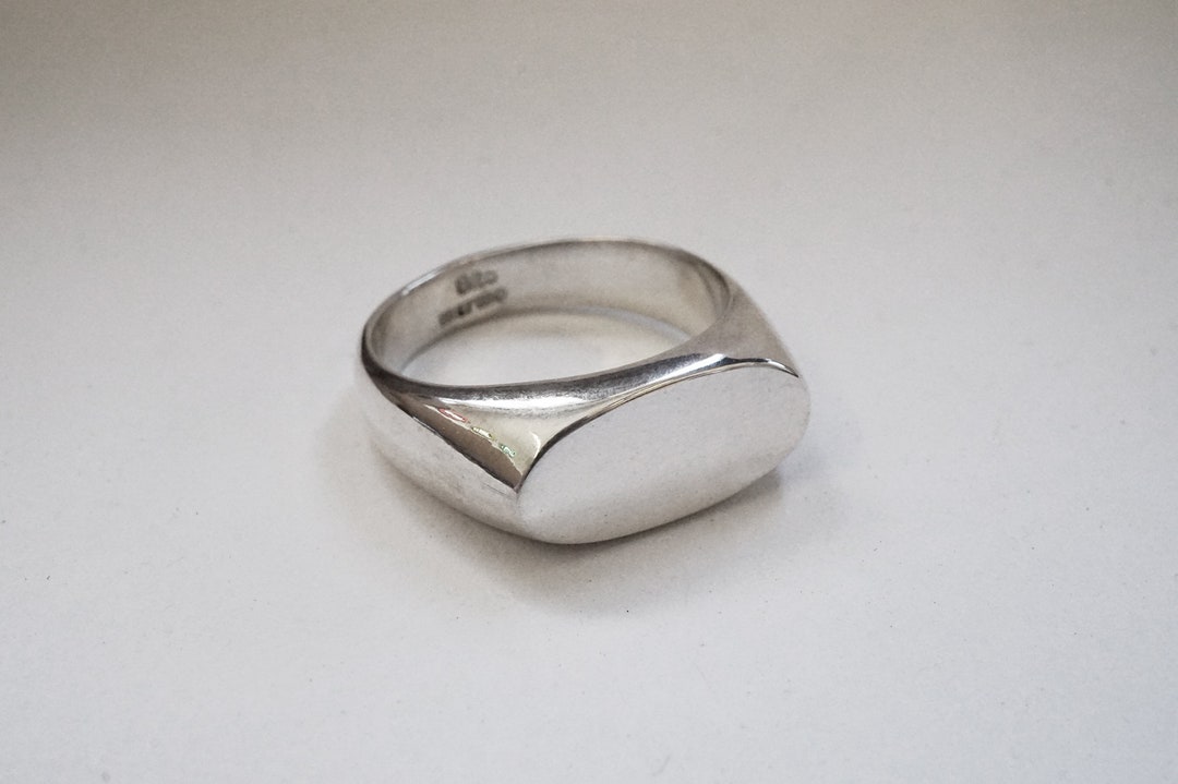 Sterling Silver LEE Oval Signet Ring - Etsy