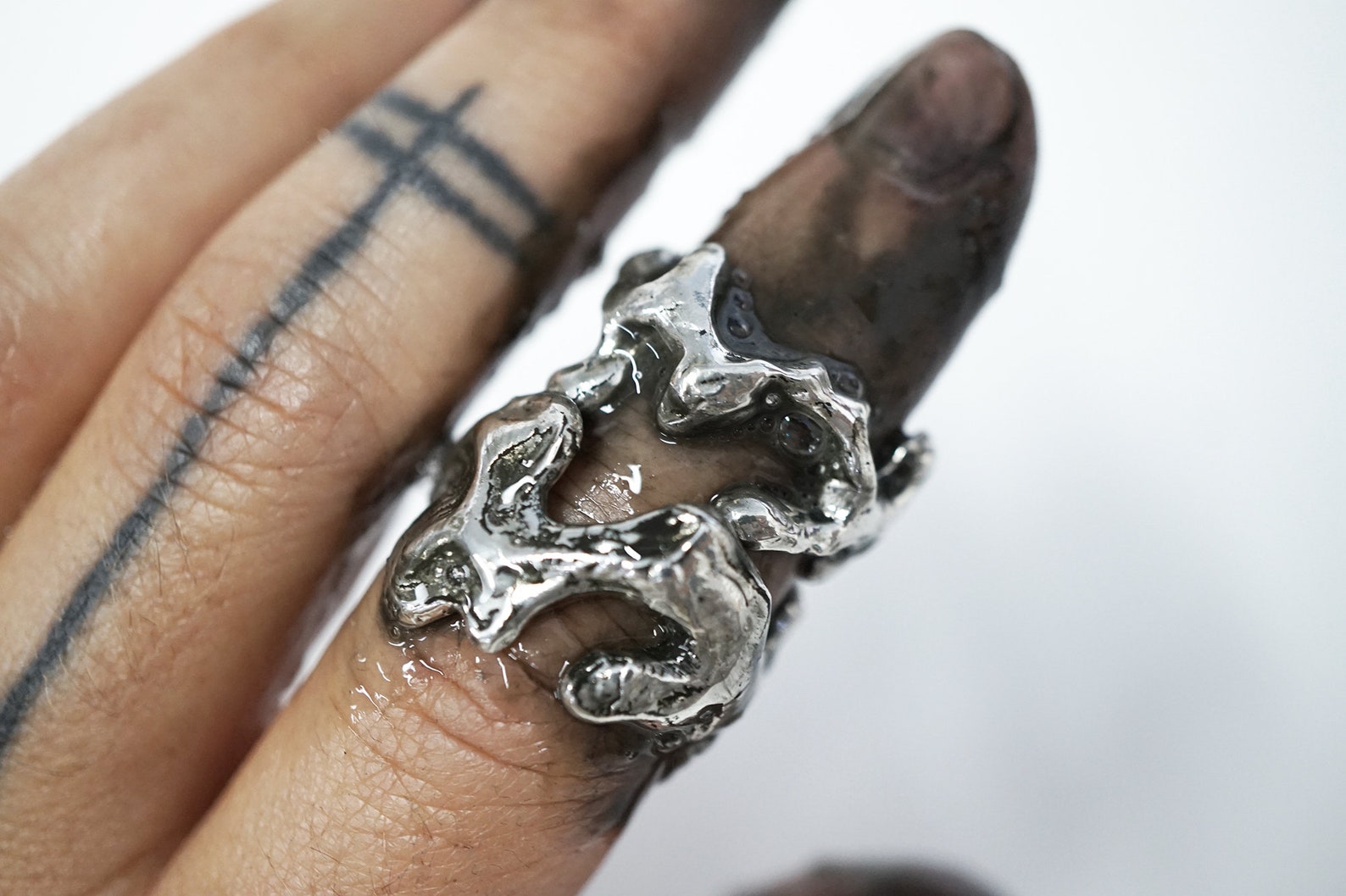 TENDRE METAL Sterling Silver render Os Ring - Etsy