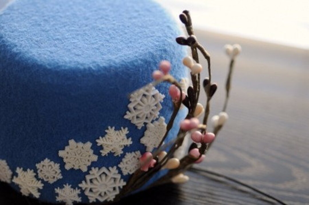 Snowflake Cocktail Hat Winter Wonderland Blue Wool Felt Mini Pillbox ...