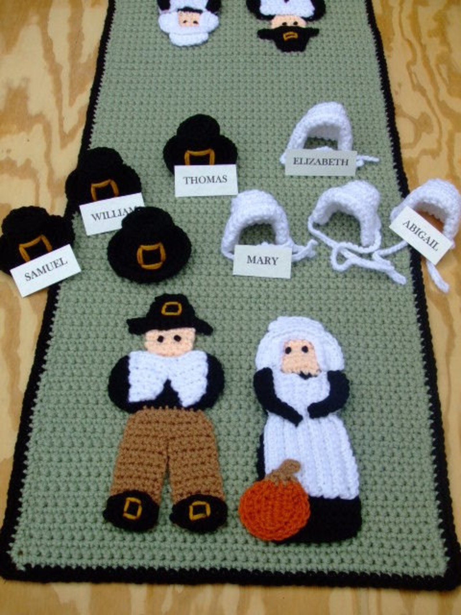 CROCHET PATTERN CV059 Thanksgiving Pilgrim Table Runner - Etsy