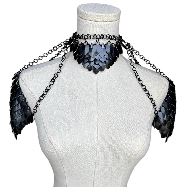 2-in-1 Black Scalemail Choker With Removable Pauldrons – Handmade ...
