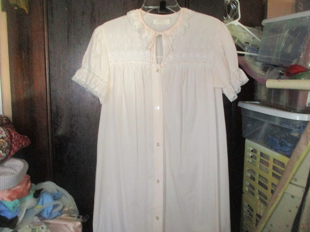 Vintage 60s Pink House Dress Houserobe Duster M Button Front Lace ...