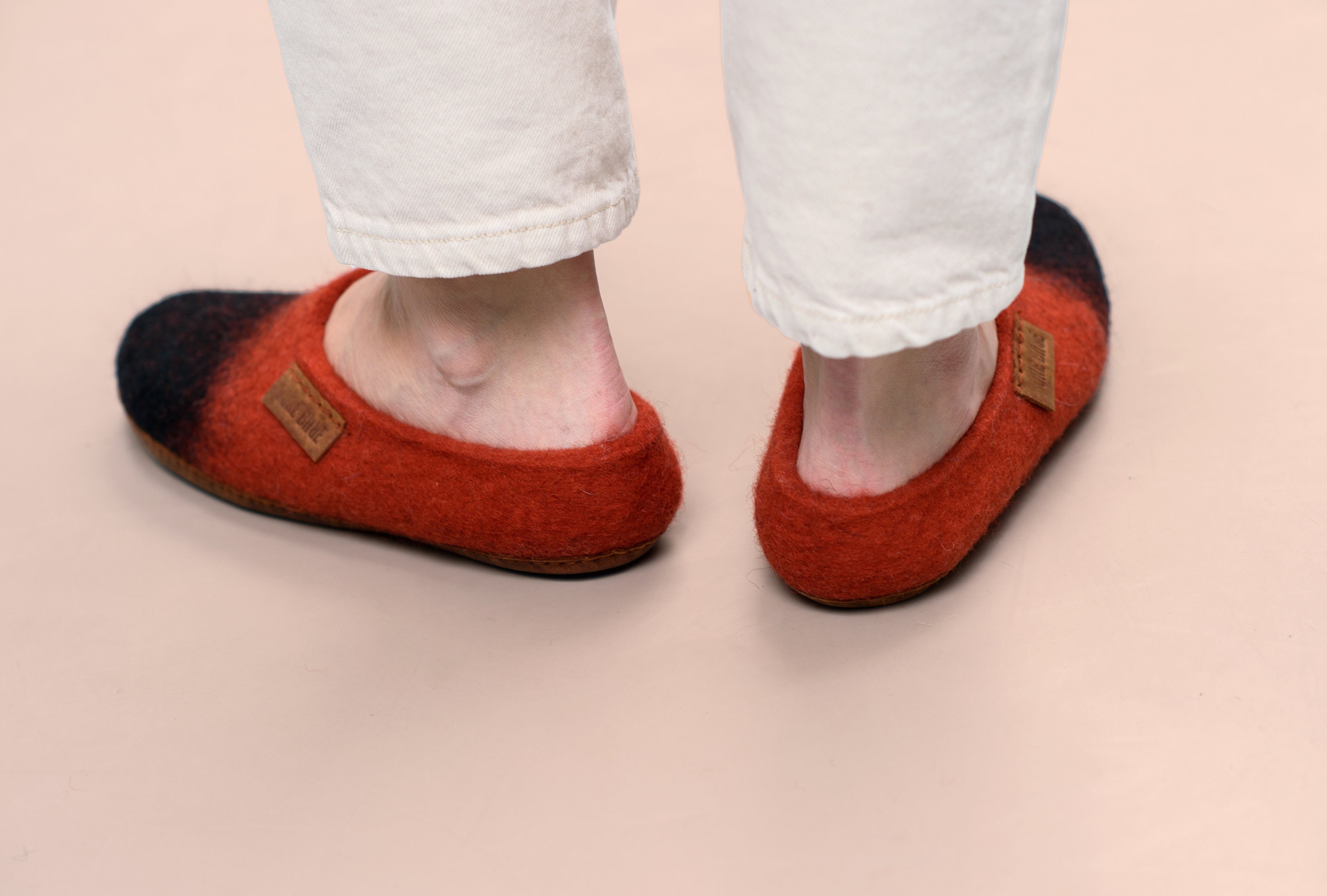 Low Back Woolen Clogs, Black & Cinnamon Wool Slippers Clogs, Felted ...