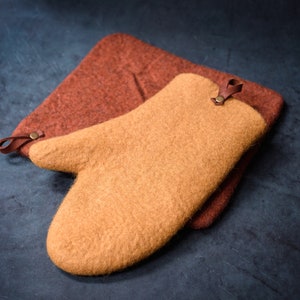 Baking Gift - Felted Wool Oven Mittens in Various Colors - Felt Pot ...