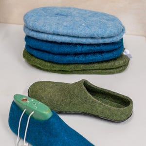 Prefelted Wool Slipper Kit: DIY Felting Lessons, Easy Beginner Craft - Etsy