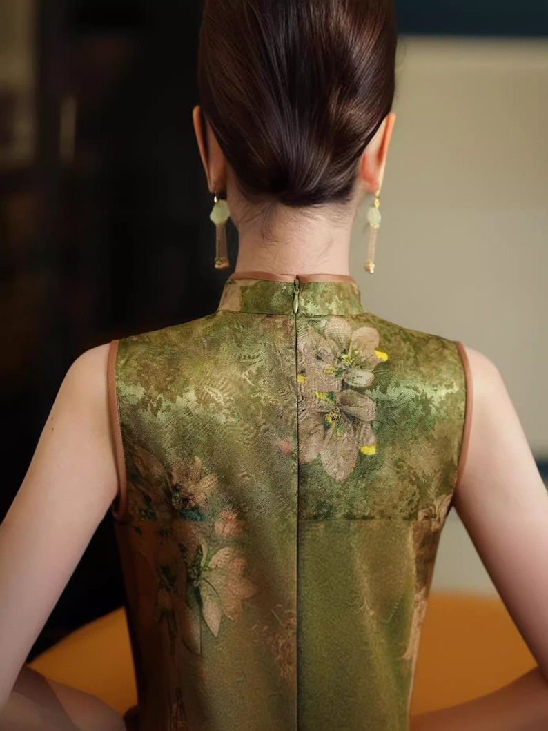 Short Sleeve Green Cheongsam. Modern Cheongsam Silk Dress, Suitable for ...