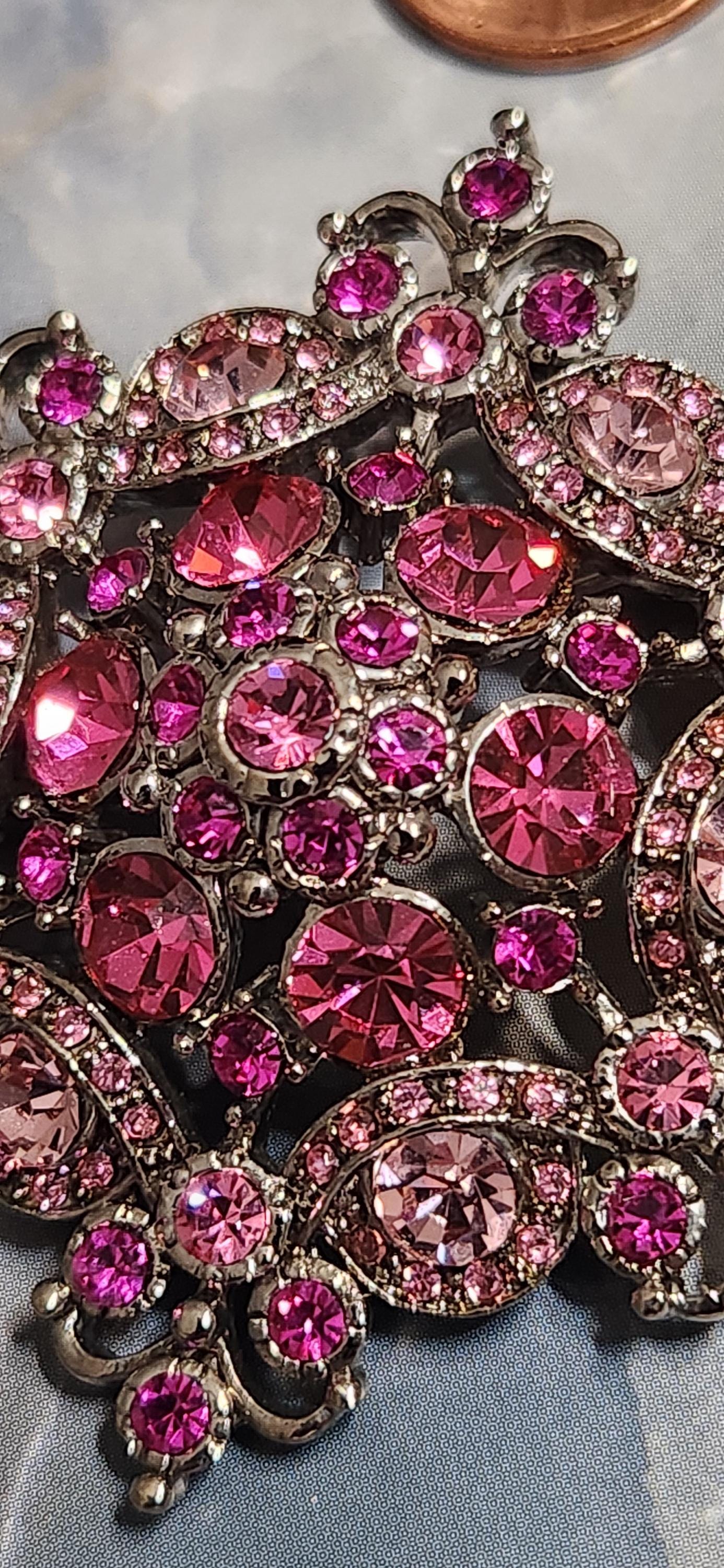 Vintage Victorian Romanesque Pink Floral Brooch – Elegant Silver ...