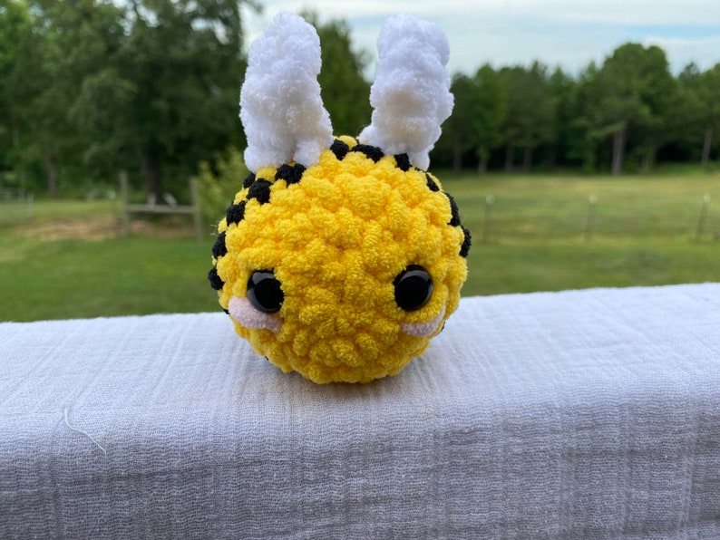 Flutter the Honey Bee - Etsy