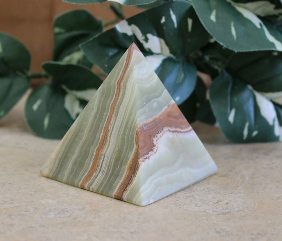 Green Onyx Pyramid Gemstone Pyramid Trendy Office Decor Birthday Gifts ...