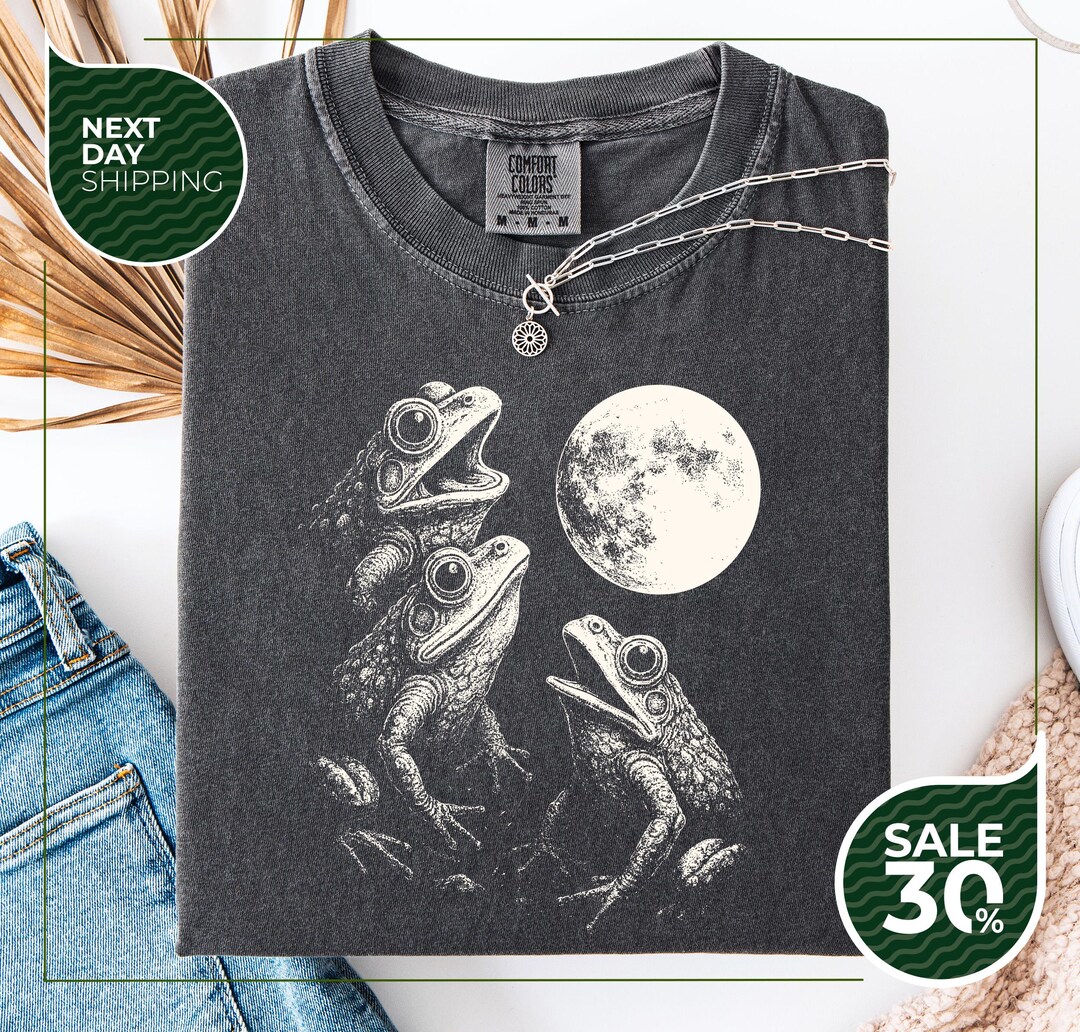Comfort Colors® Frogs Howling to Moon Vintage Style Tshirt | Retro ...