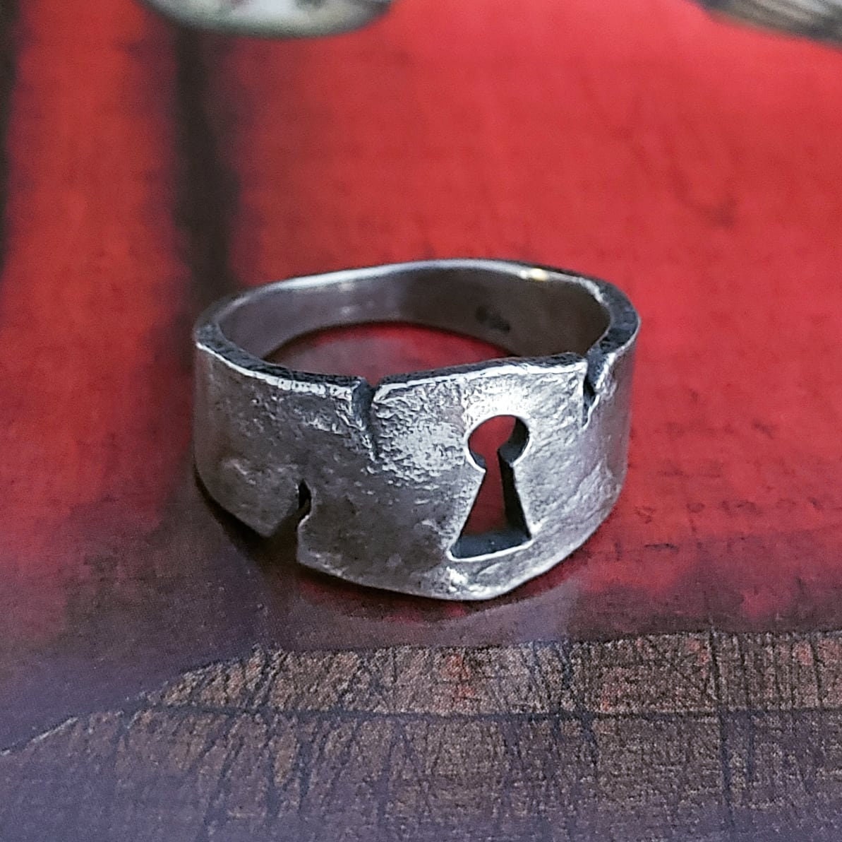 SIN Keyhole Ring | Etsy