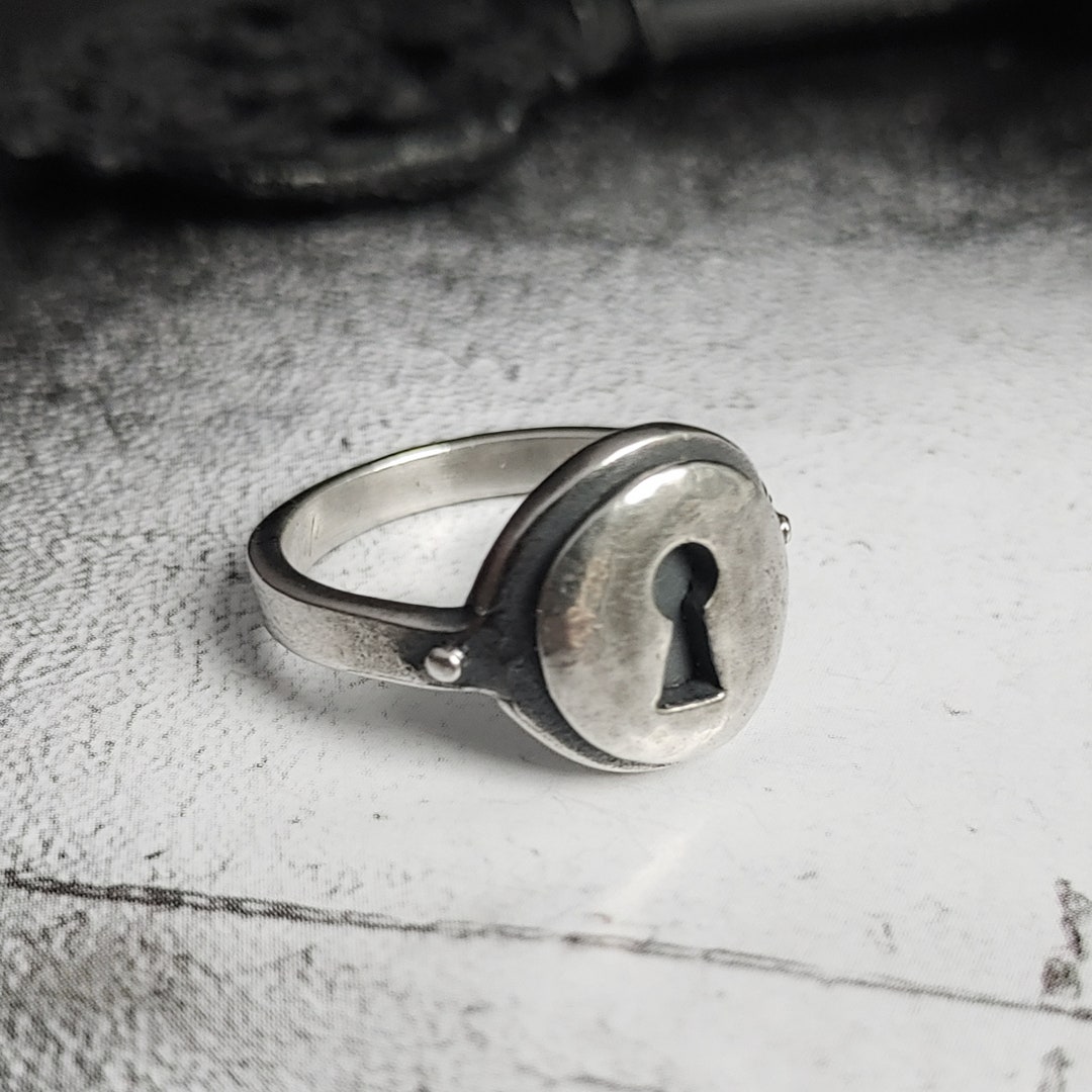 PRIVACY Ring - Etsy