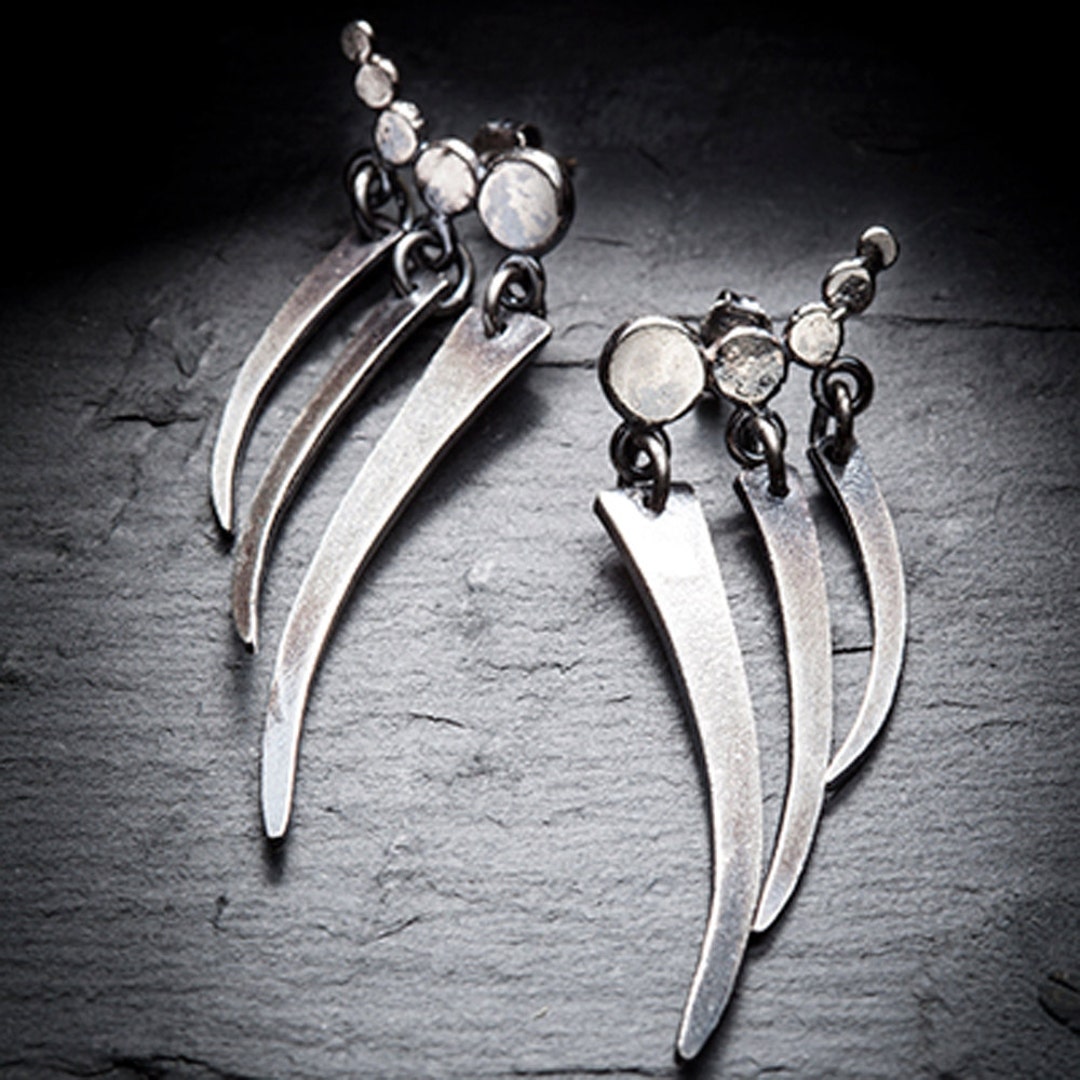 CREEPERS Single Piercing Crawling Earrings - Etsy