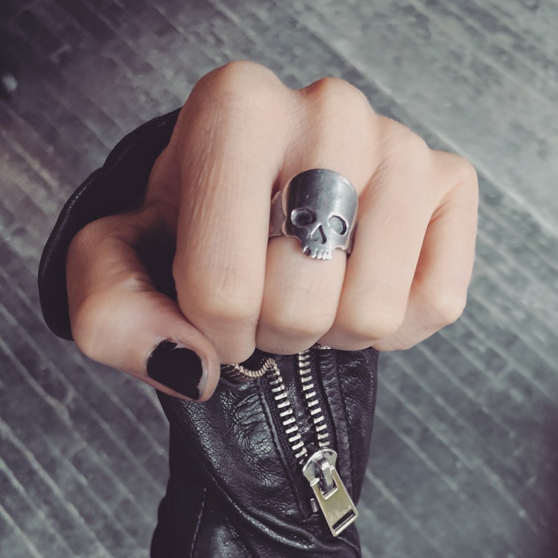REQUIEM Ring - Etsy
