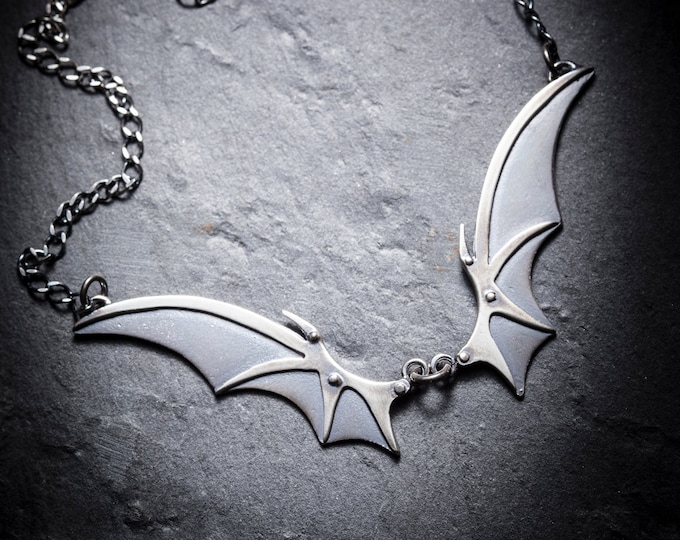 IMMORTEL Vampire Wings Necklace - Etsy