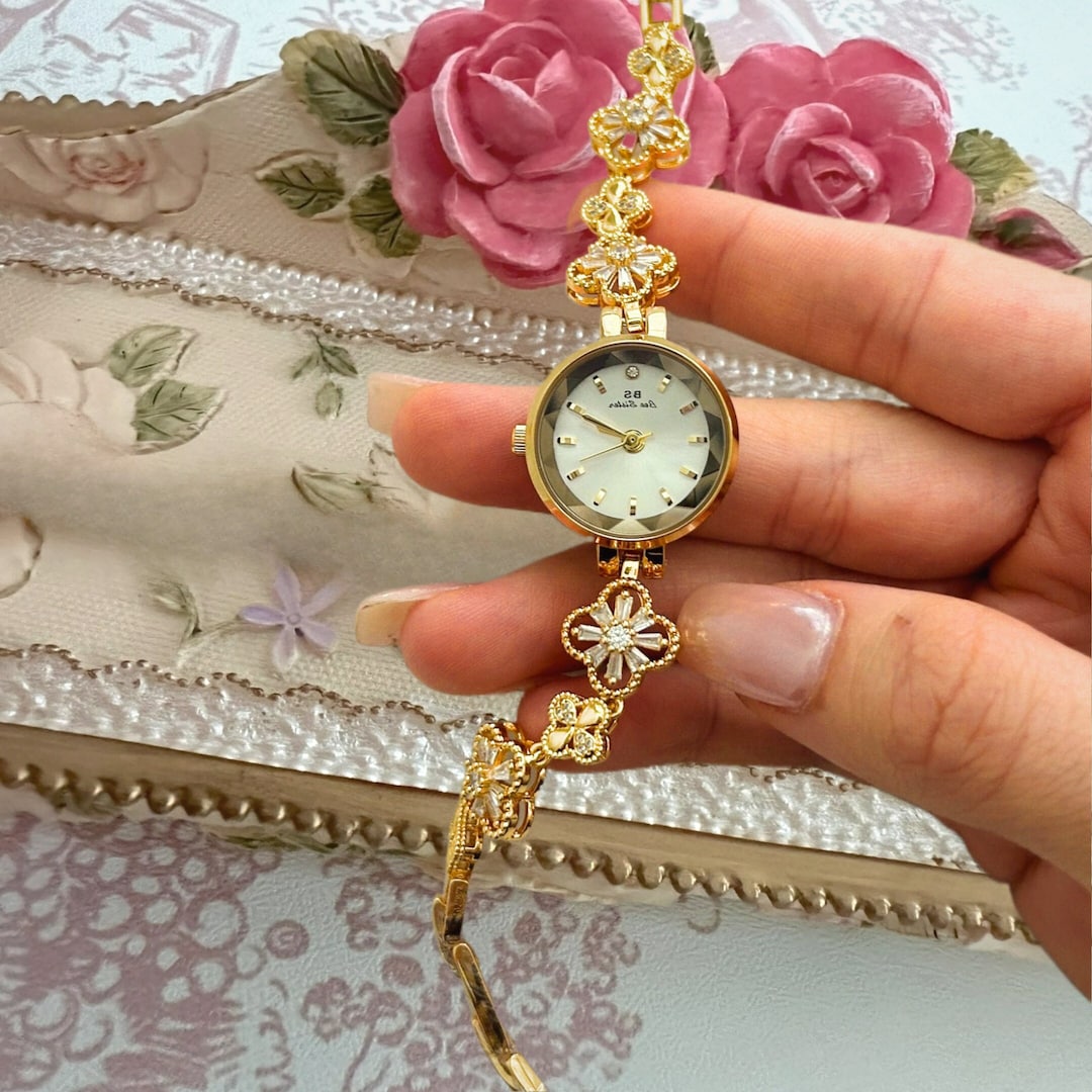 Vintage Women Watch, Gold Watch, Floral Watch, Dainty Watch, Vintage ...