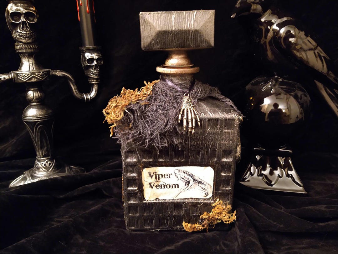 VIPER Venom/flesh Eating SLUG Repellent 2-sided Halloween Potion Poison ...