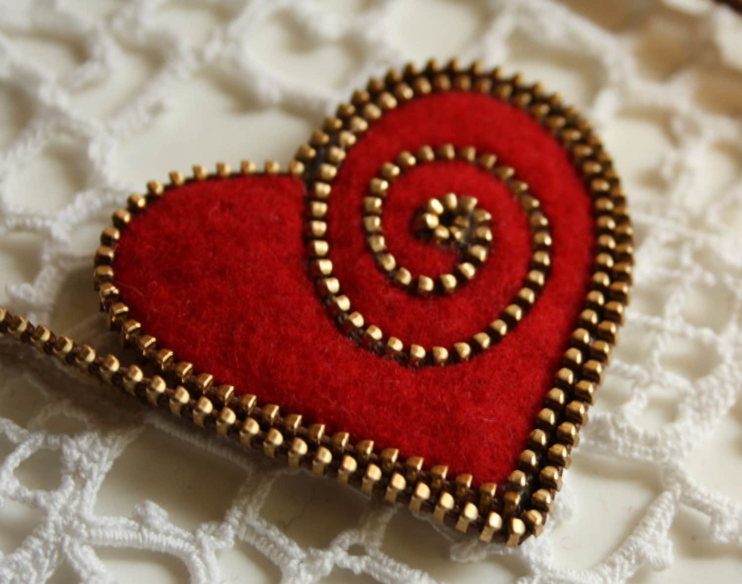Tutorial for Making a Felt and Zipper Heart Brooch PDF - Etsy Canada