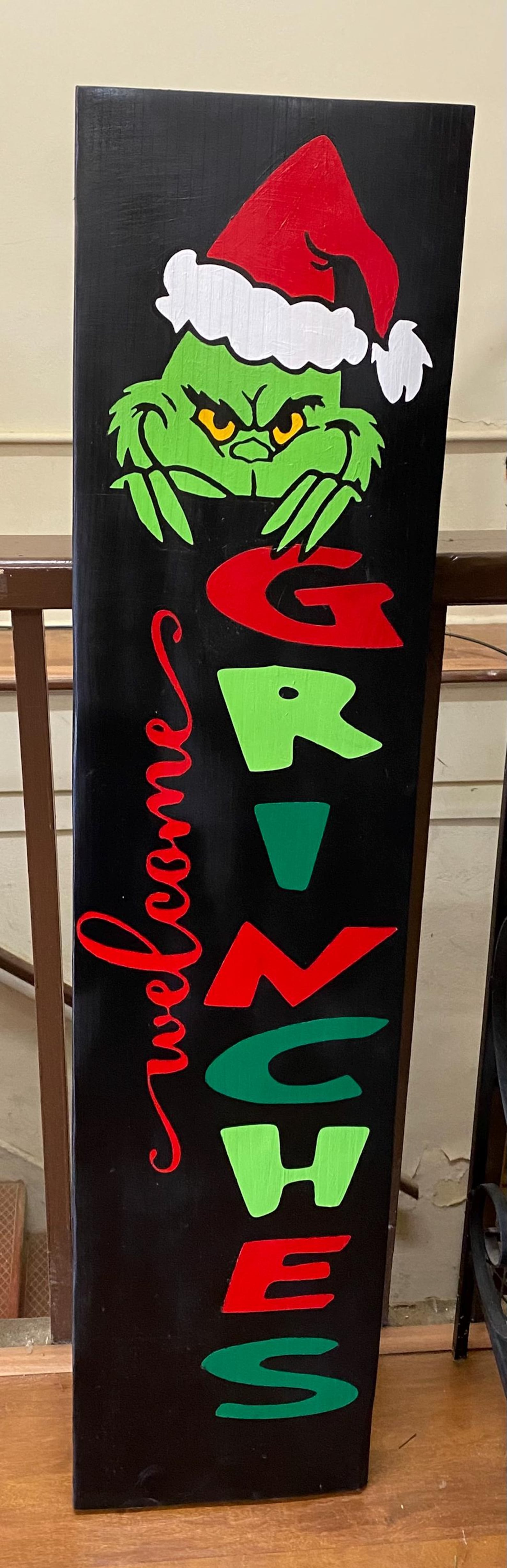 Welcome Grinches With Grinch Head and Hands Front Door Christmas Sign ...