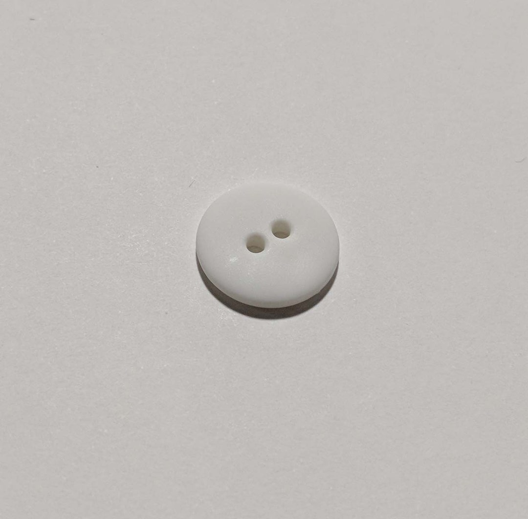 White Round 2 Hole Plastic Button - 15mm / 5/8 Inch - Dill Buttons ...