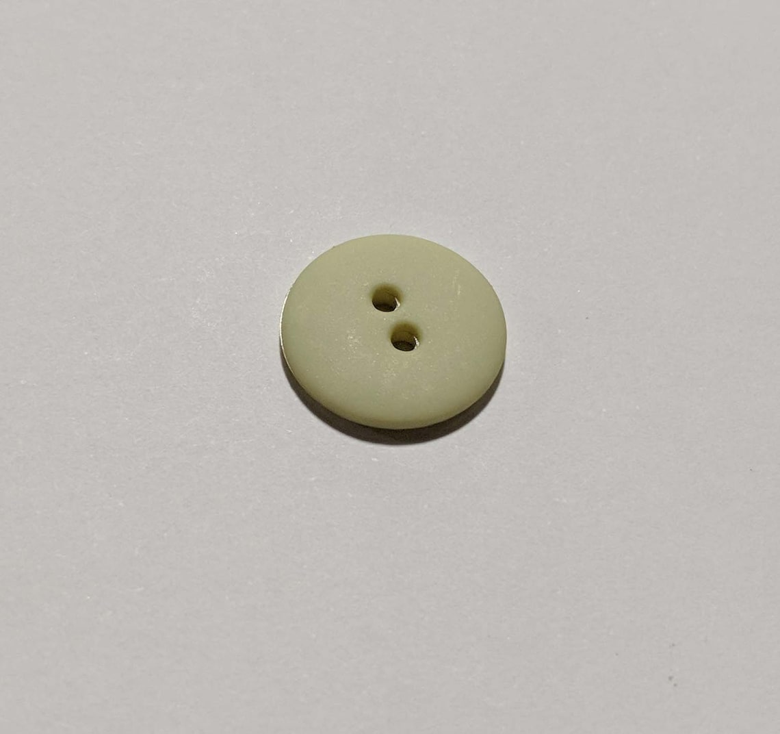 Pale Green Round 2 Hole Plastic Button 15mm / 5/8 Inch | Etsy