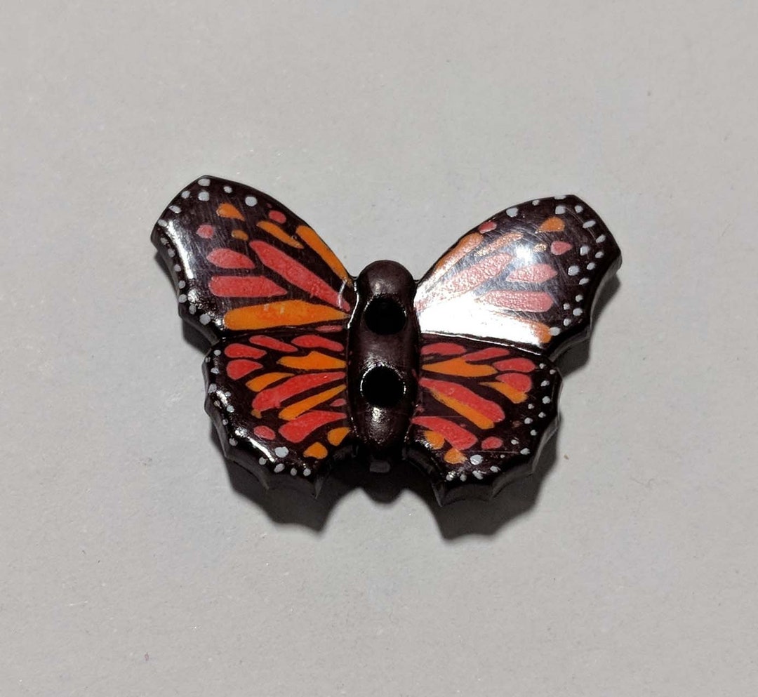 Monarch Butterfly Plastic Button - 28mm / 1-1/8" - Dill Buttons - Etsy