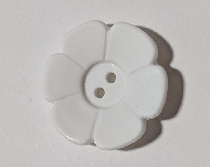 Daisy White Flower Plastic Button - 28mm / 1 1/8 Inch - Dill Buttons ...