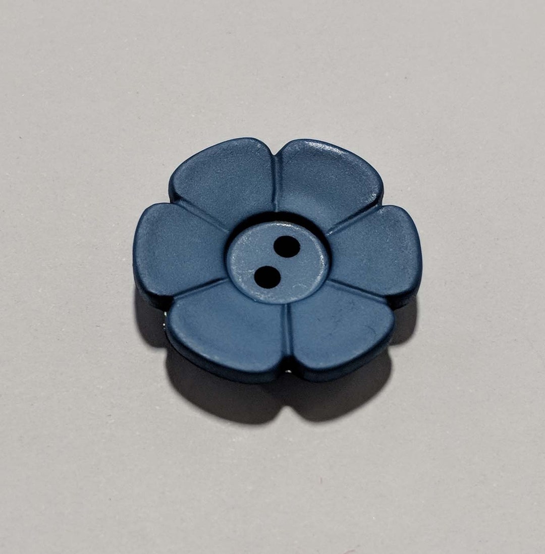 Daisy Blue Teal Flower Plastic Button - 28mm / 1 1/8 Inch - Dill ...