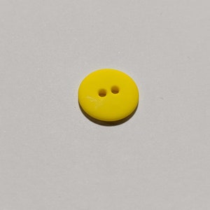 Yellow Round 2 Hole Plastic Button - 15mm / 5/8 Inch - Dill Buttons ...
