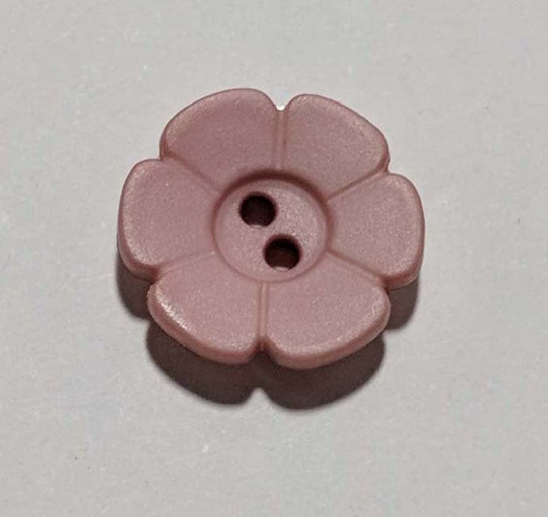 Dusty Pink Daisy Flower Plastic Button - 15mm / 5/8 Inch - Dill Buttons ...