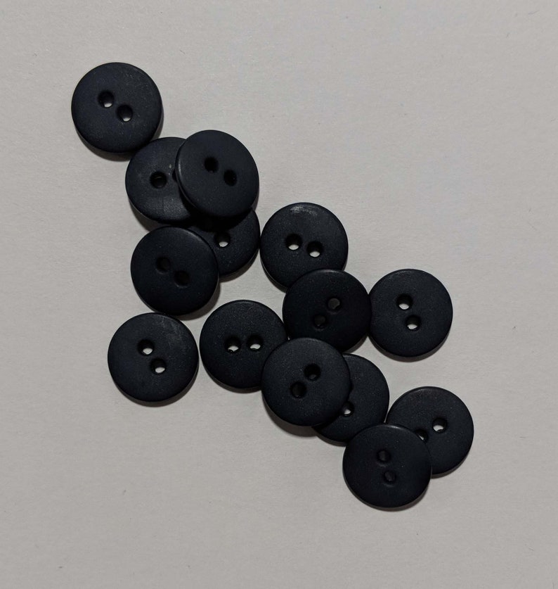 Navy Blue Round 2 Hole Plastic Button - 13mm / 1/2 Inch - Dill Buttons ...
