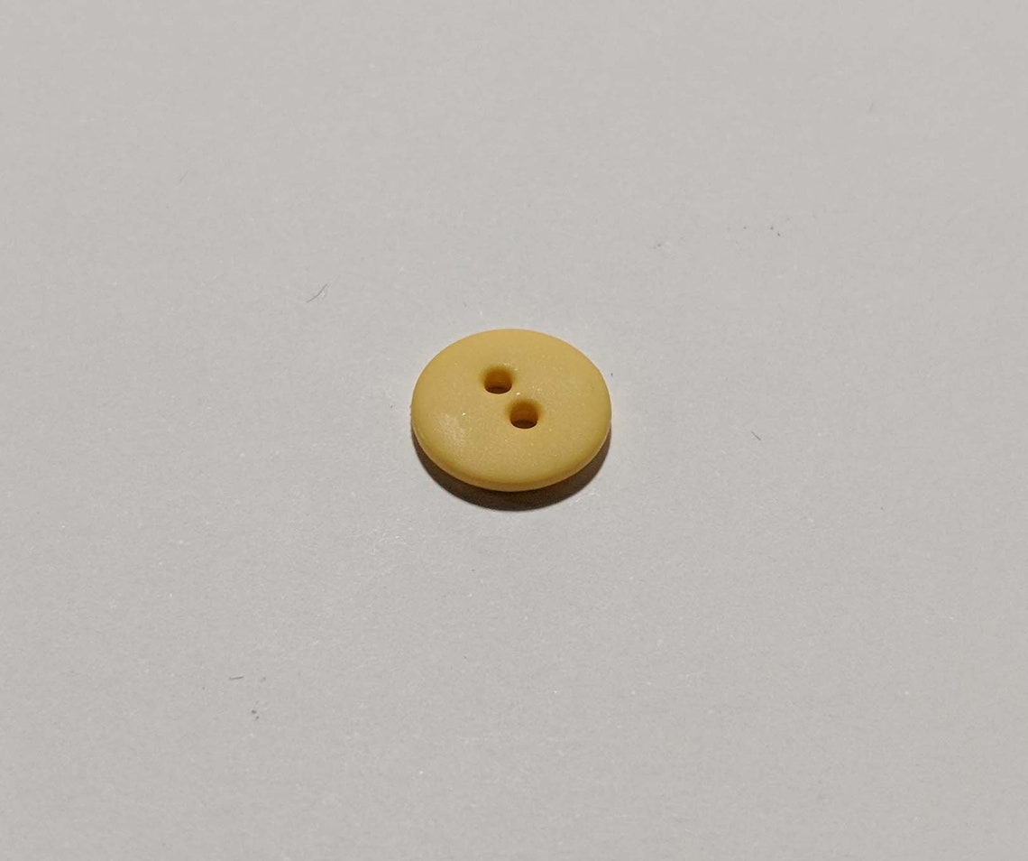 Pale Yellow Round 2 Hole Plastic Button 13mm / 1/2 inch | Etsy