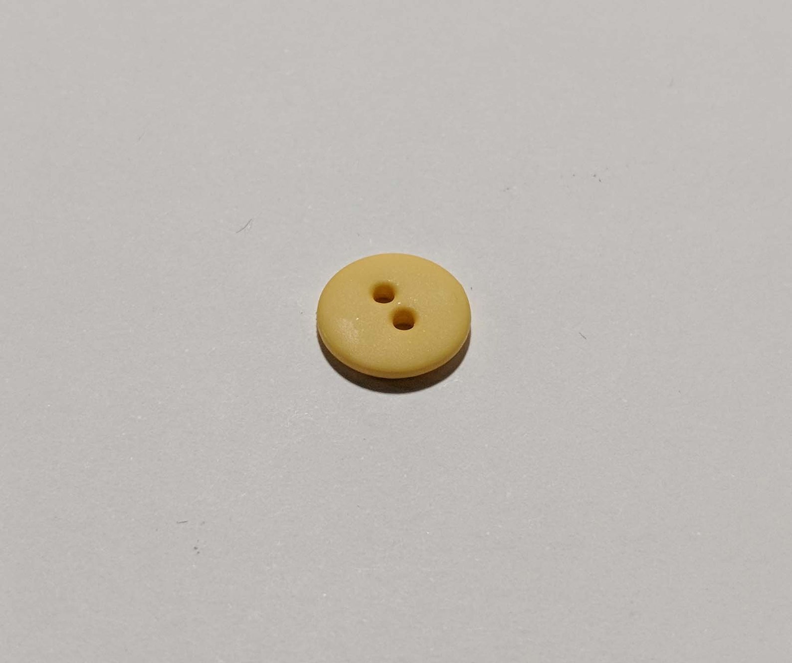 Pale Yellow Round 2 Hole Plastic Button 13mm / 1/2 Inch - Etsy