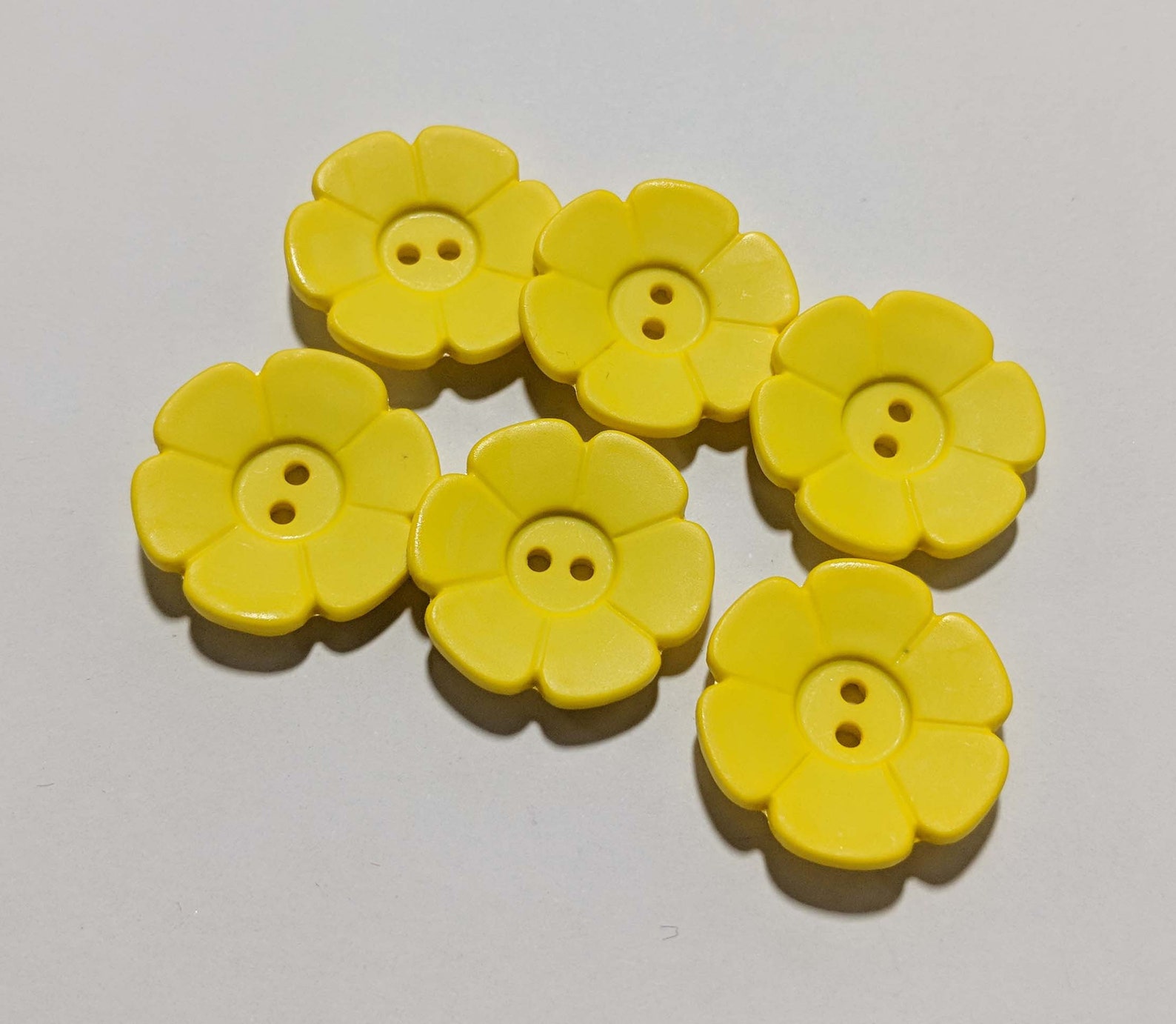 Daisy Yellow Flower Plastic Button 28mm / 1 1/8 Inch Dill - Etsy