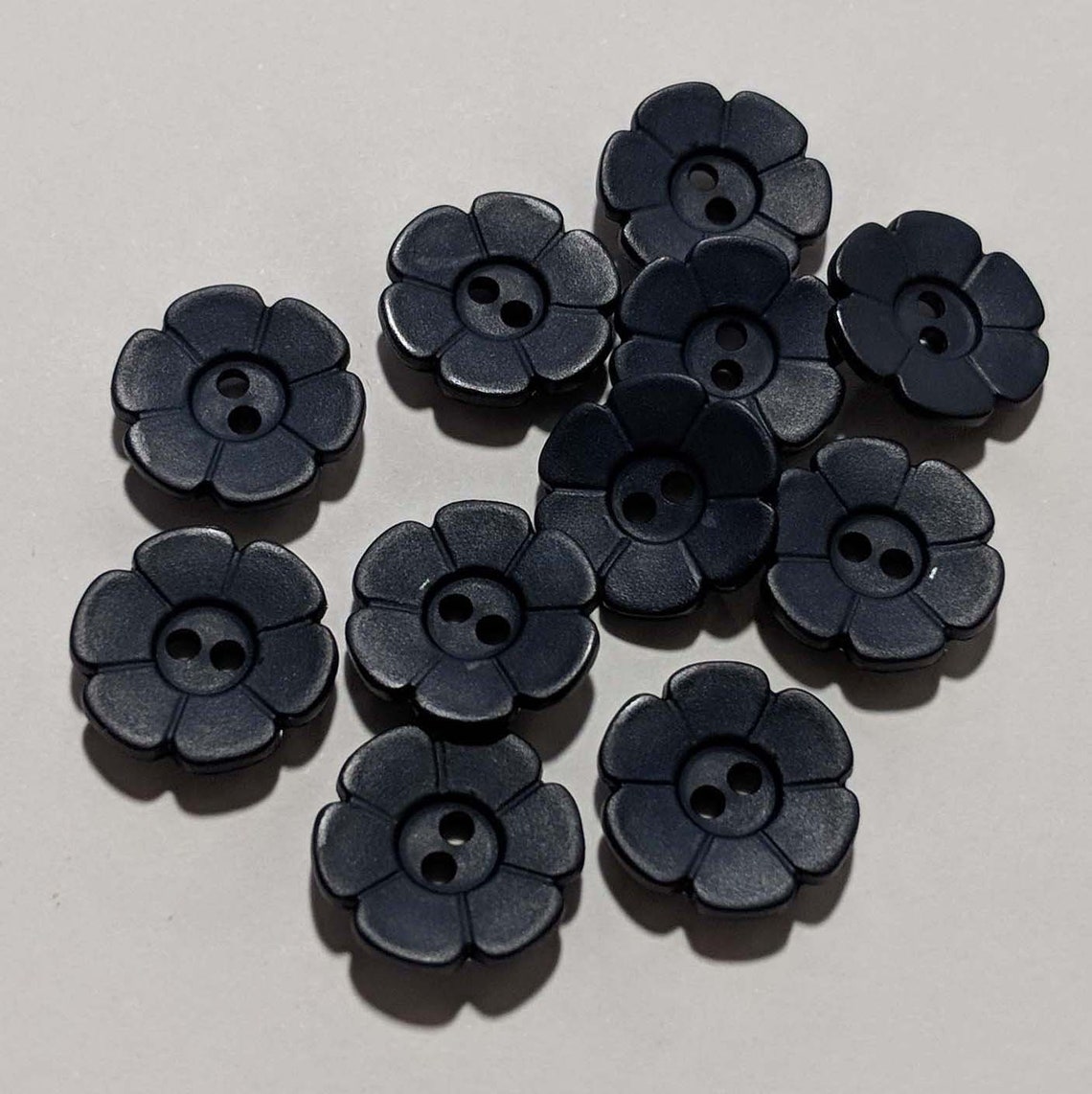 Navy Blue Daisy Flower Plastic Button - 15mm / 5/8 Inch - Dill Buttons ...