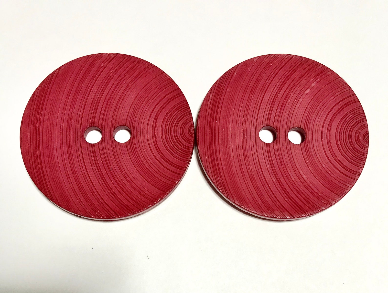 Red Extra Large Wood Grain Plastic Button - 54mm / 2 1/8 Inch - Dill ...