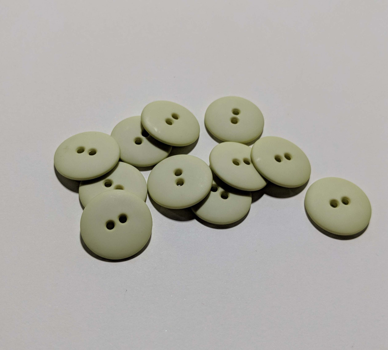 Pale Green Round 2 Hole Plastic Button 20mm / 3/4 Inch - Etsy