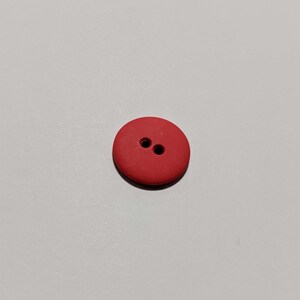 Bright Red Round 2 Hole Plastic Button - 20mm / 3/4 Inch - Dill Buttons ...