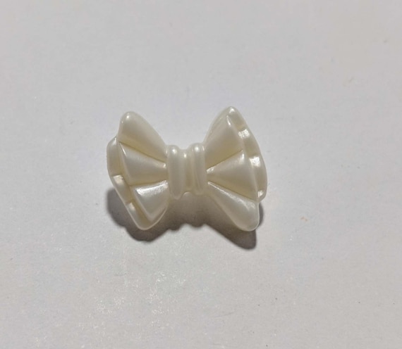 Pearl White Bow Plastic Button 20mm / 13/16 Dill | Etsy