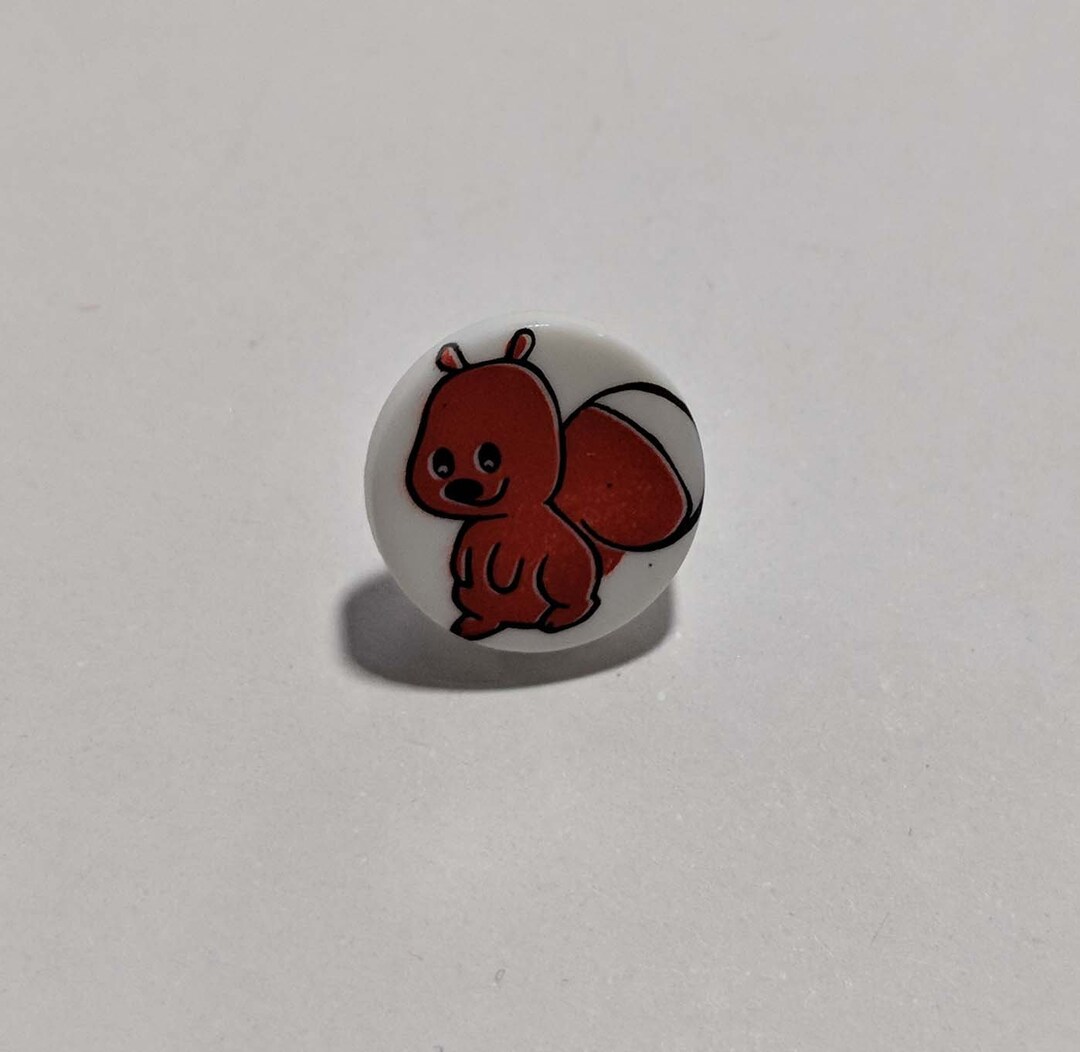 Squirrel / Chipmunk Plastic Button 14mm / 9/16" - Dill Buttons - Etsy