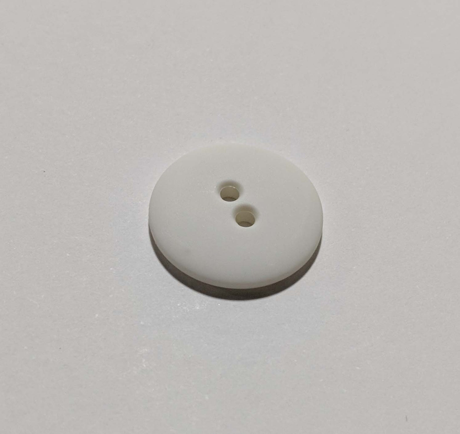 Off White Round 2 Hole Plastic Button 20mm / 3/4 Inch Dill Buttons Set ...