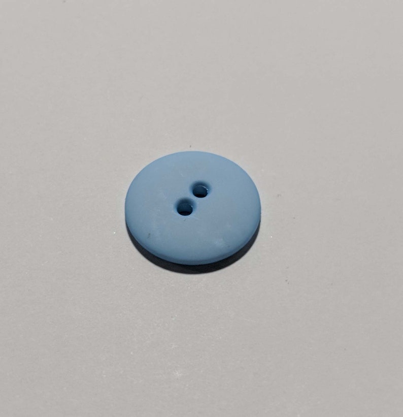 Light Blue Round 2 Hole Plastic Button 20mm / 3/4 Inch Dill Buttons Set ...