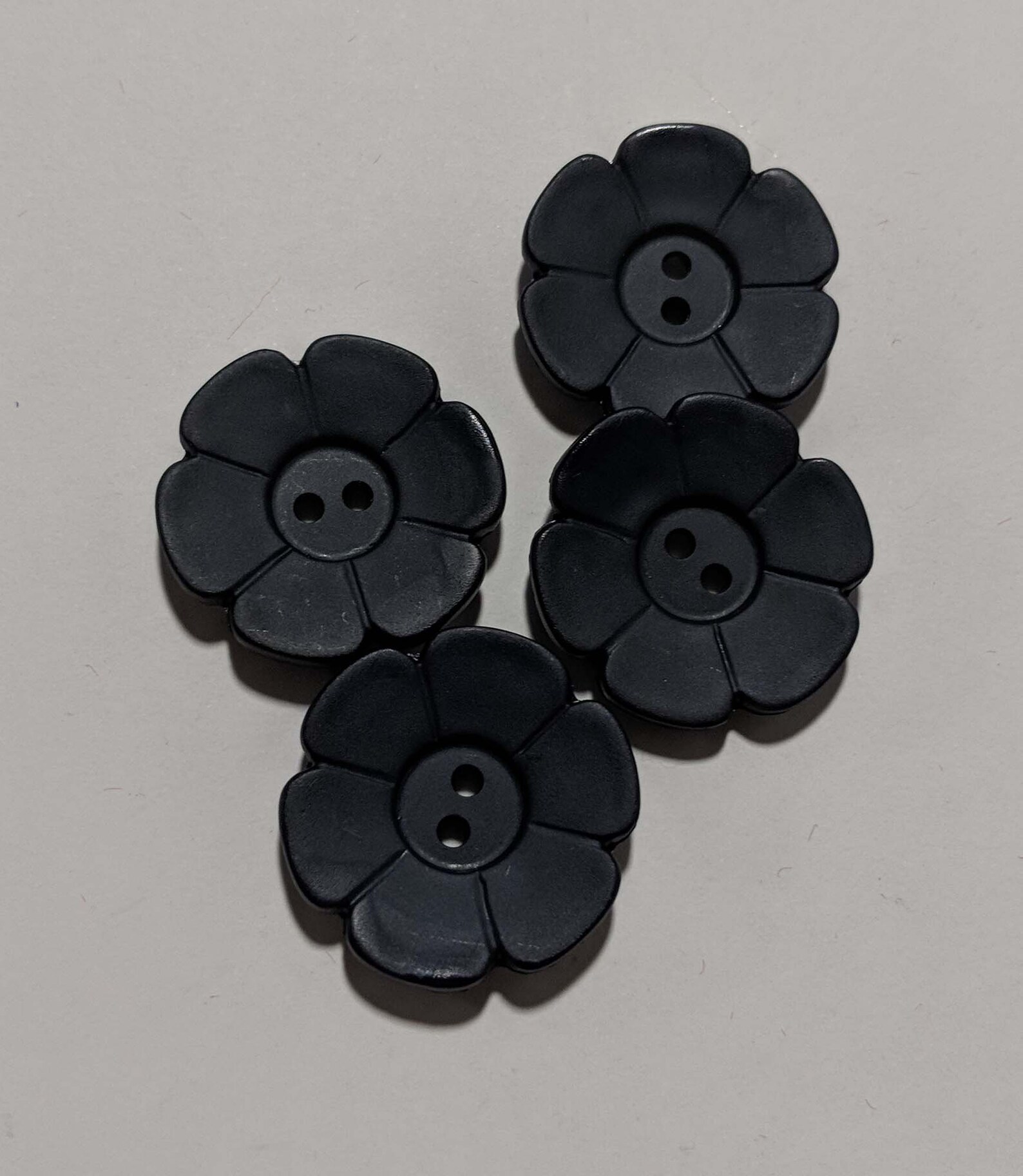 Daisy Navy Blue Flower Plastic Button - 28mm / 1 1/8 Inch - Dill ...