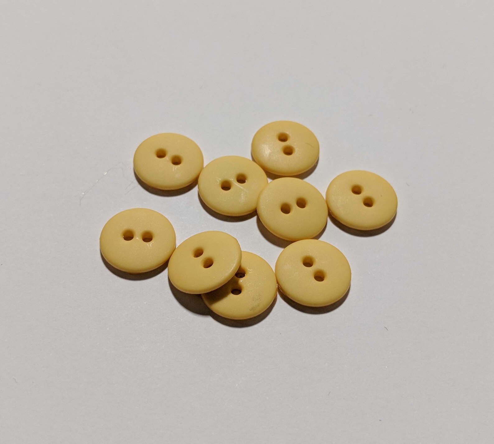 Pale Yellow Round 2 Hole Plastic Button 13mm / 1/2 Inch - Etsy