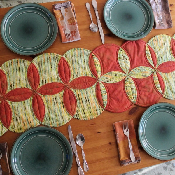 New York Beauty Table Runner - Etsy