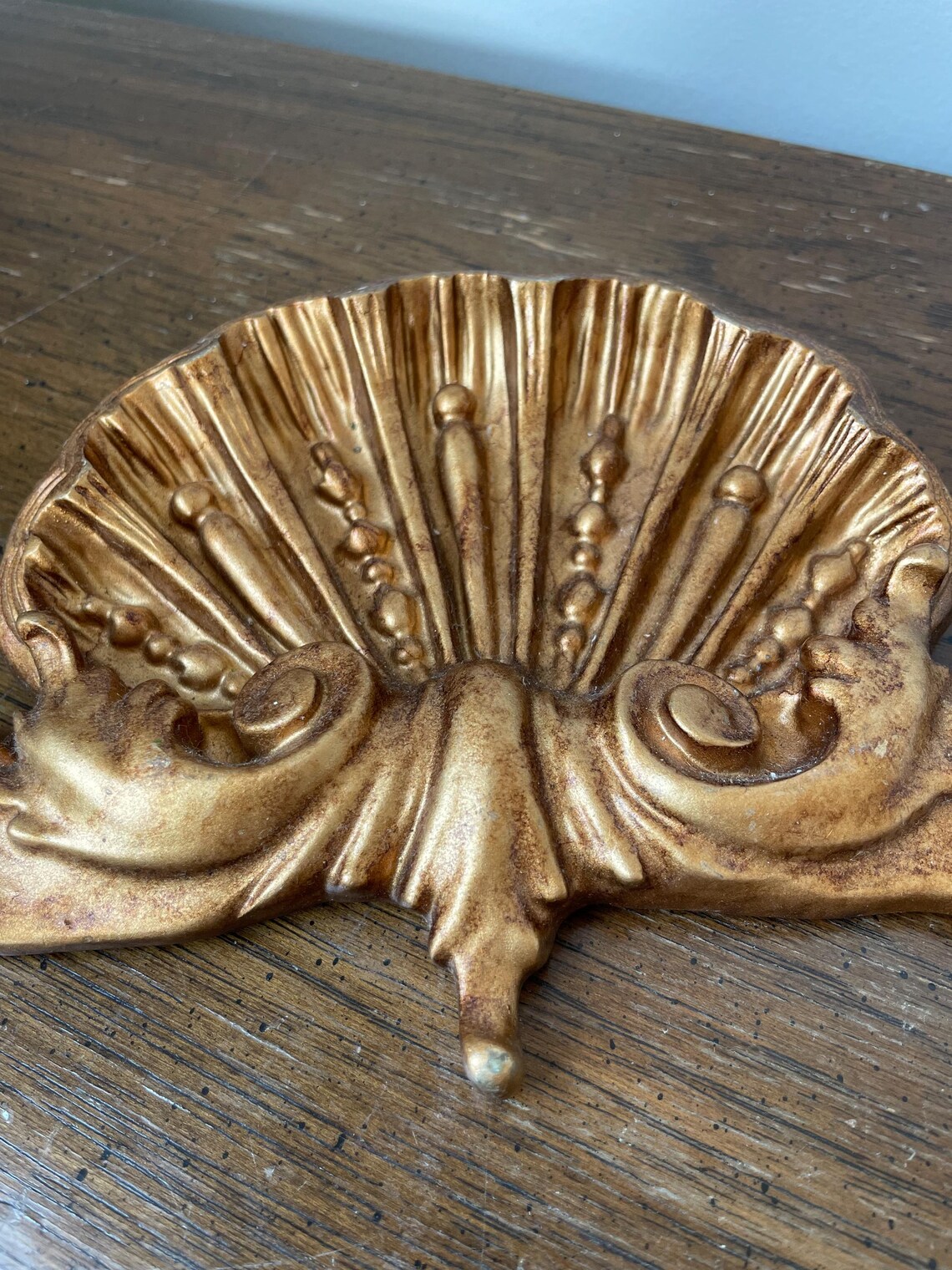 Vintage Baroque Style Ornate Shell Wall Plaque - Gold Accent 5.5" X 9.5 ...