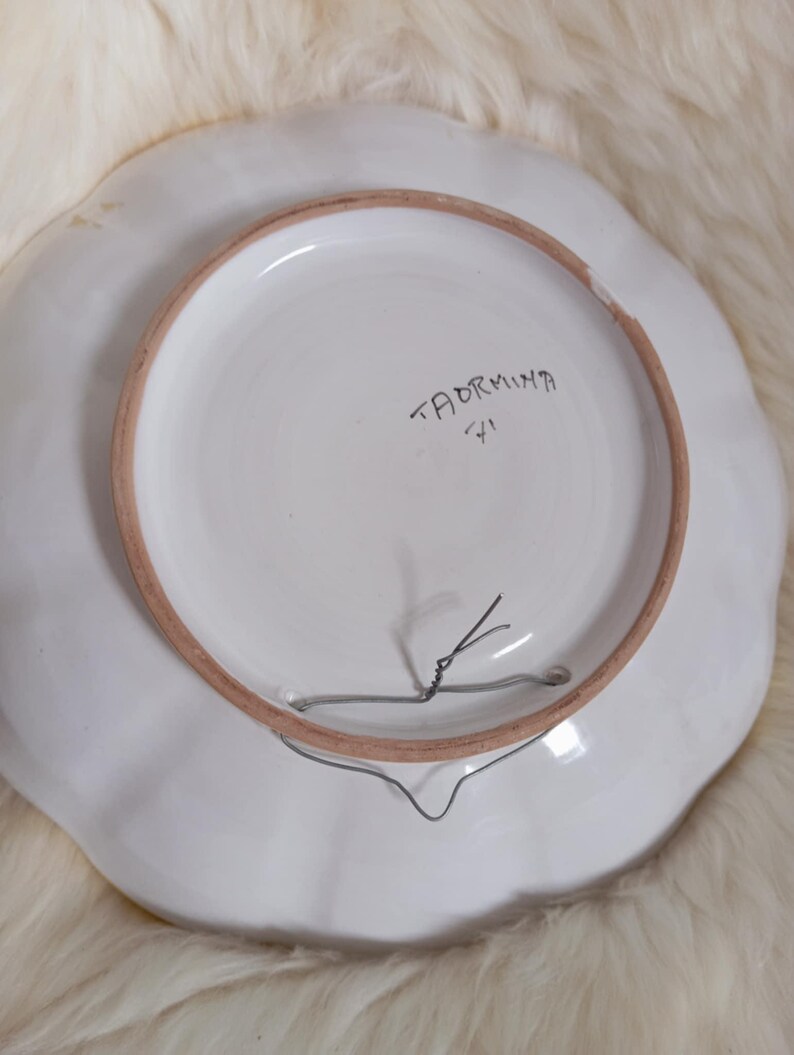 Vintage Labor Deruta Raffaellesco Style Wall-hanger Hand Painted Fluted ...