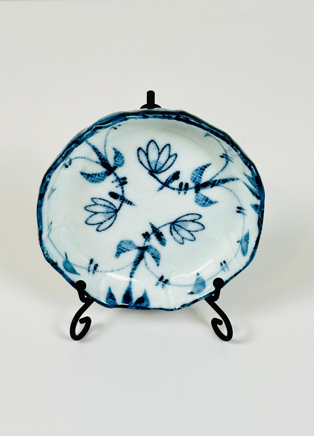 Vintage Estante Manila Filipino Blue and White Floral Porcelain Trinket ...